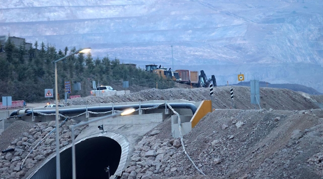 Erzincan'da maden sahasında toprak kayması: 4 gözaltı - Gazete Buca Erzincan'da maden sahasında toprak kayması: 4 gözaltı - Gazete Buca